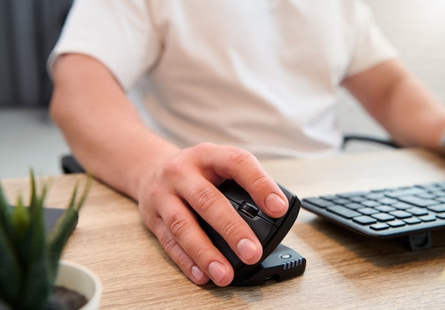 Contour Unimouse venstre trådløs mus (sort) - Ergonomi | KomplettBedrift.no